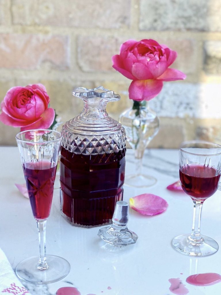 Domaći liker od trnjine – Kruške & Sir